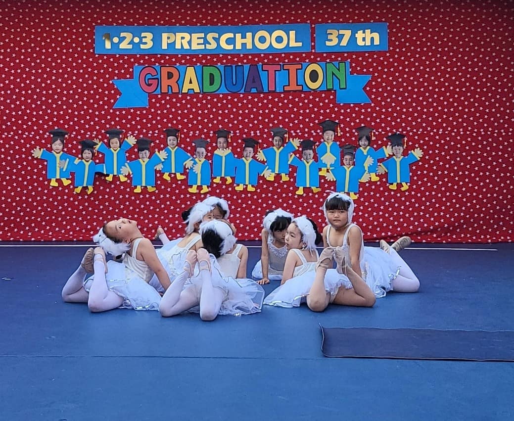 1055. Joyful Kindergarten Graduation Dance Performance. – Jean Ballet ...