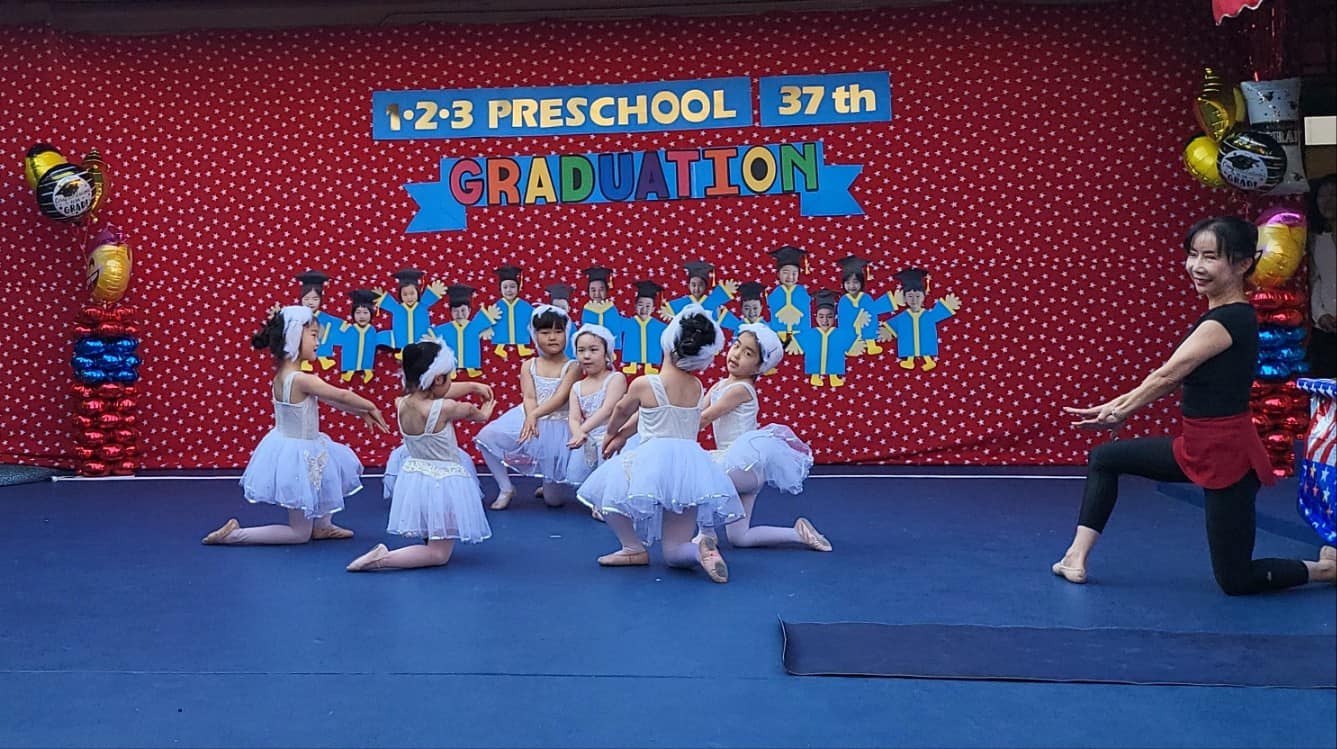 1055. Joyful Kindergarten Graduation Dance Performance. – Jean Ballet ...